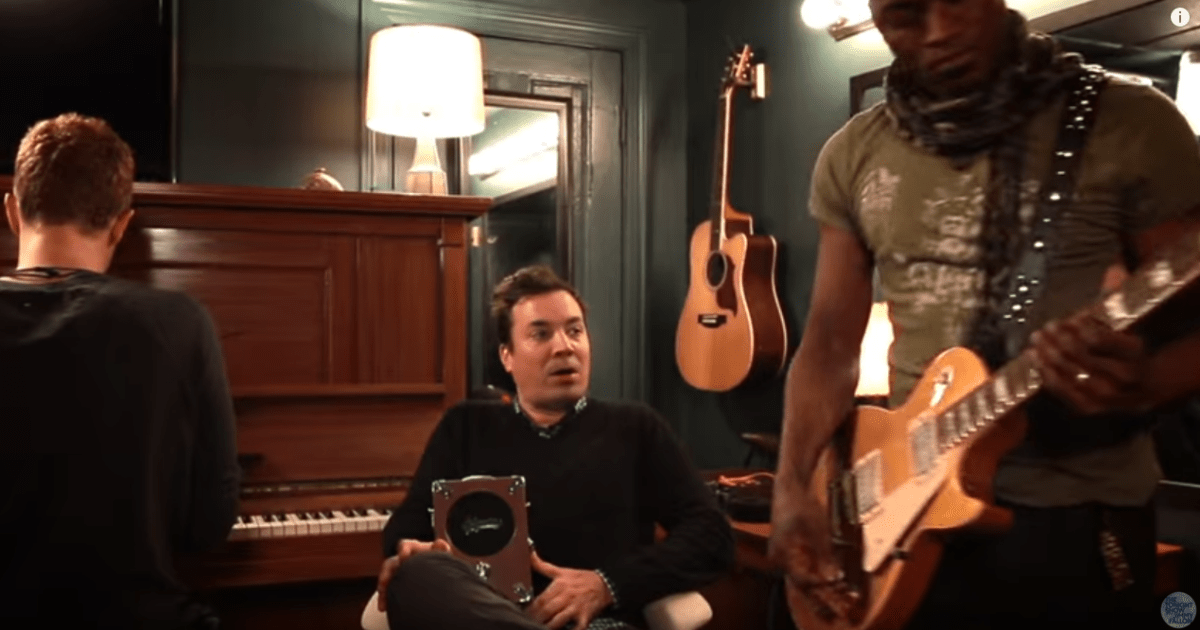Watch Jimmy Fallon And Chris Martin's Touching Cover Of Bowie's 'Life ...