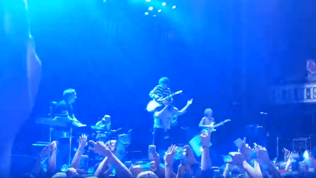 Watch ‘Stranger Things’ Finn Wolfhard Play Guitar While Riding Mac ...