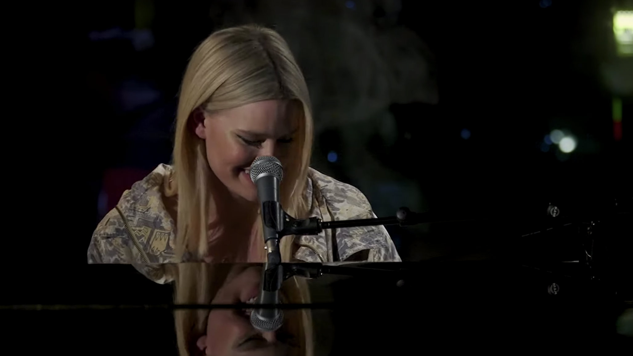 GRAACE Turns Avril Lavigne's 'Complicated' Into A Piano Ballad For Like ...