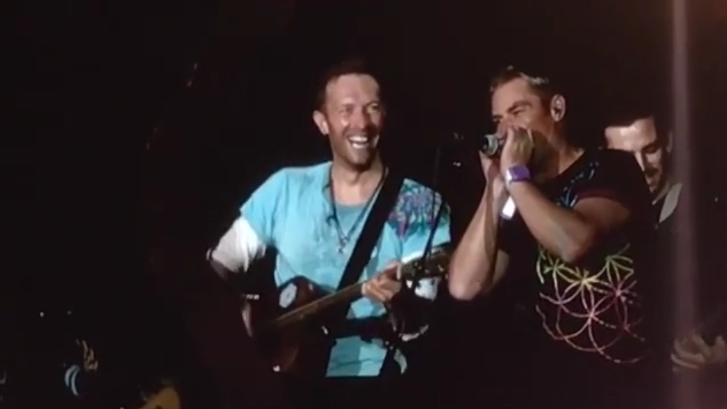 Shane Warne Played Harmonica With Coldplay On Saturday Night For Some Reason - Music Feeds
