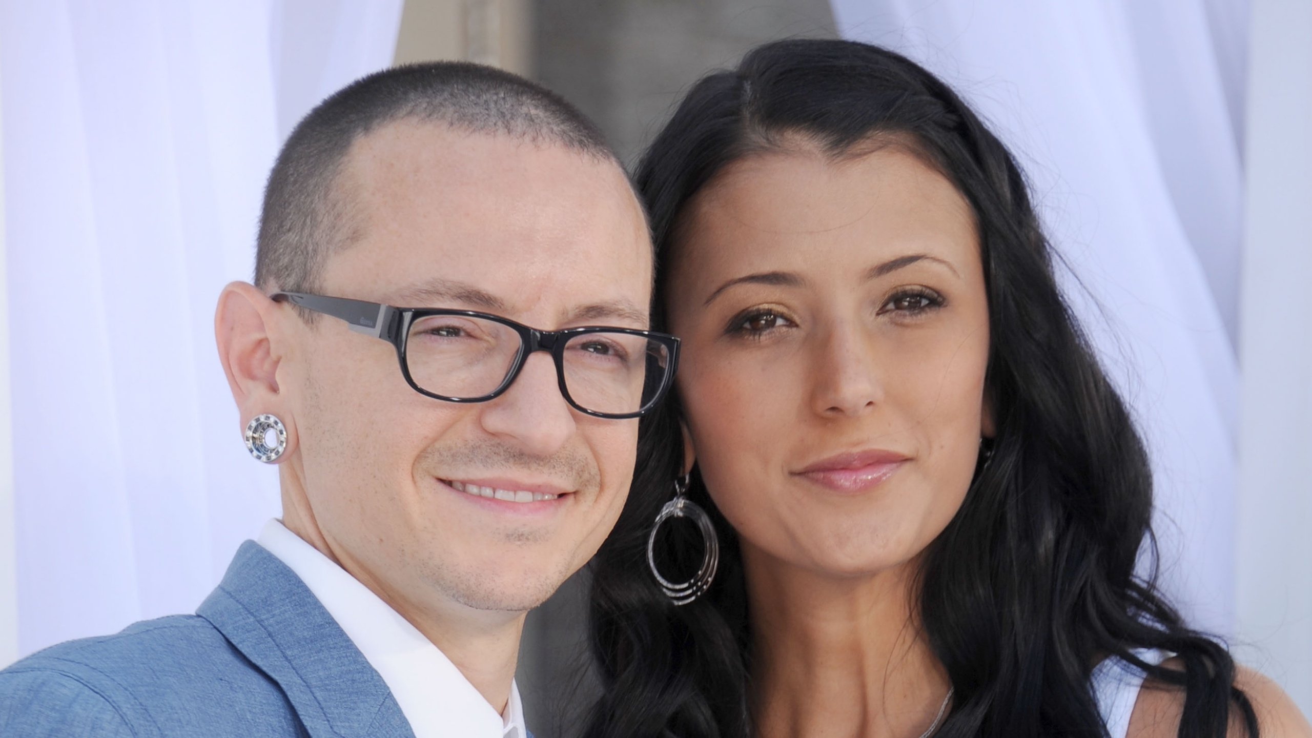 Chester Bennington's Wife Shares Family Photo From Days Before His ...