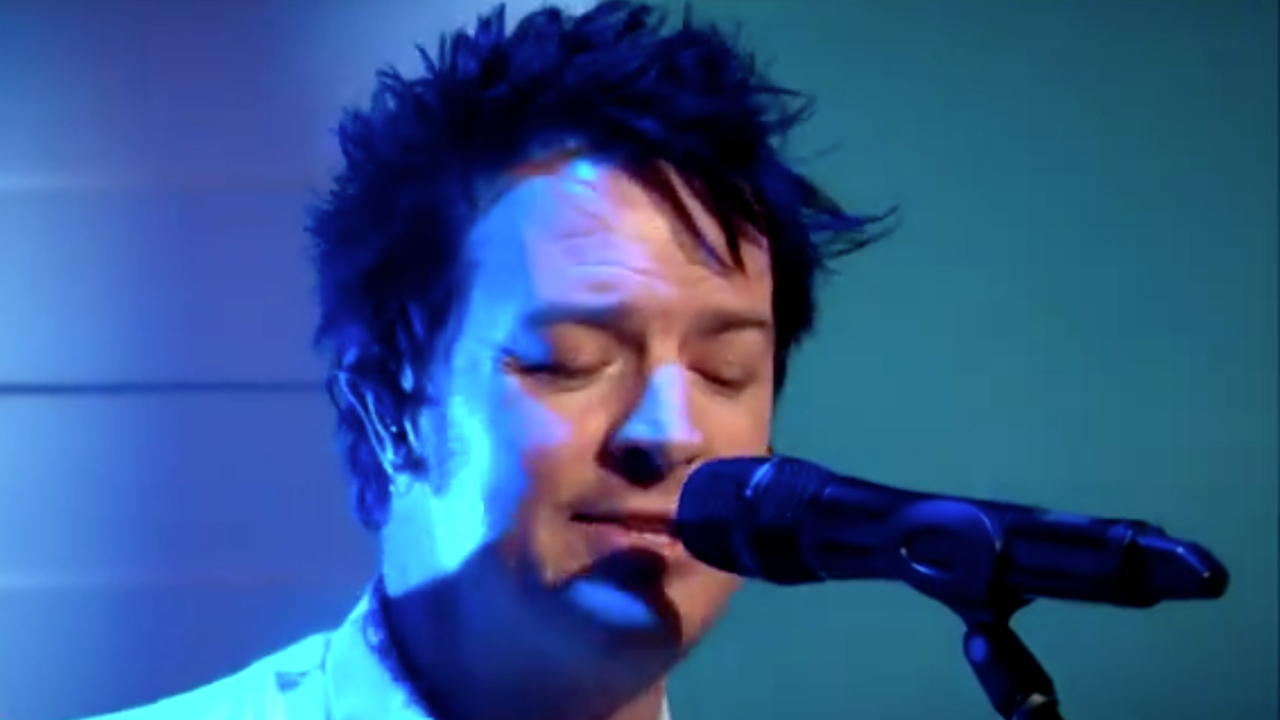 The Living End's Chris Cheney Covers A Green Day Classic With Cast Of ...