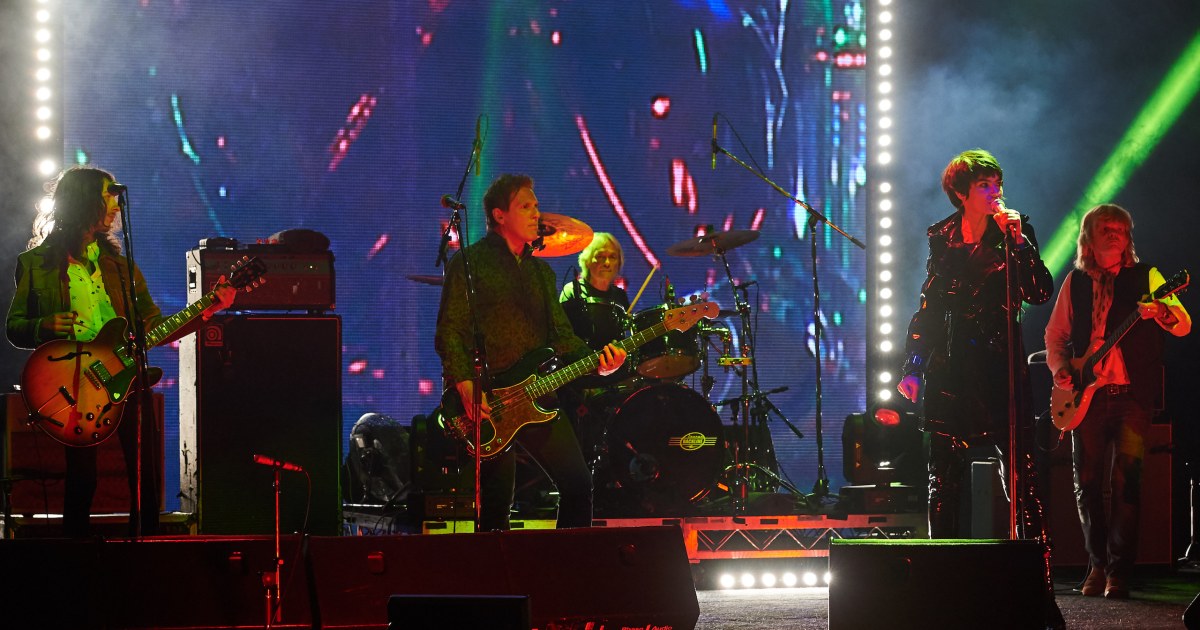 Watch Divinyls Reunite For A One-Off Show With The Preatures ...