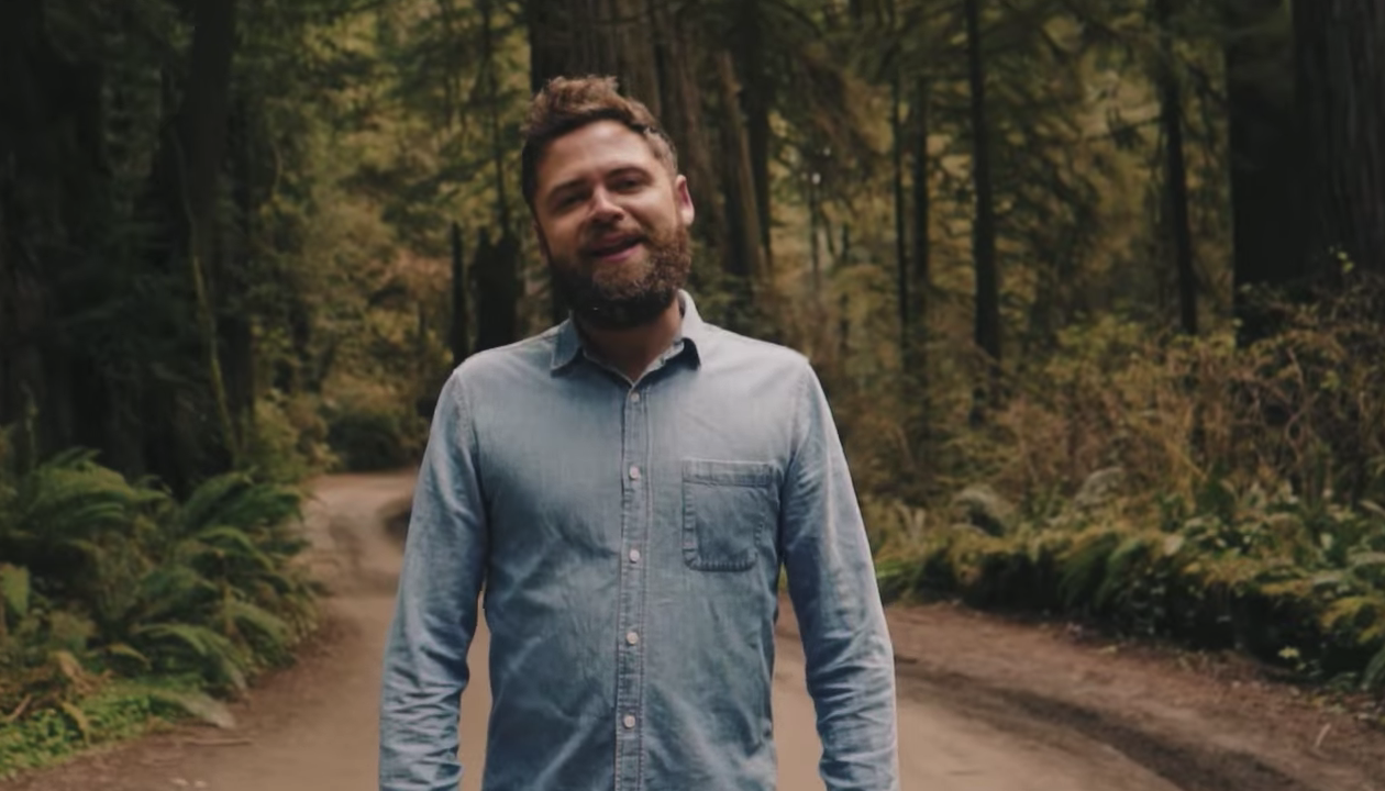 PREMIERE: Passenger Unveils Breathtaking 'Runaway' Clip, Announces 2018 ...