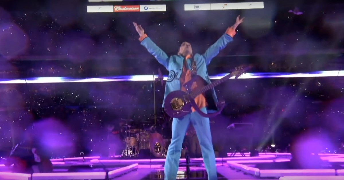 8 Of Prince's Most Memorable Live Music Moments - Music Feeds