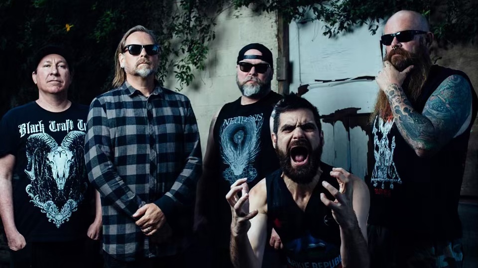 PREMIERE: Get A Taste Of Superheist's Ferocious Live Show With New 'Got ...