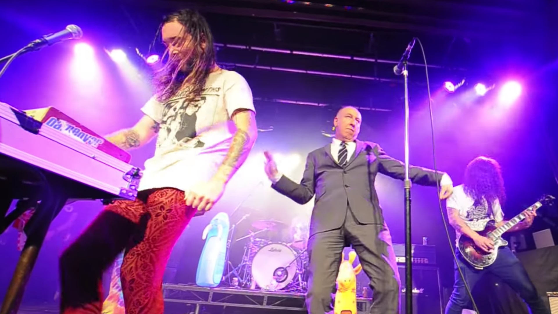 Watch The Bennies Perform A TISM Classic With The Band's Damian Cowell ...